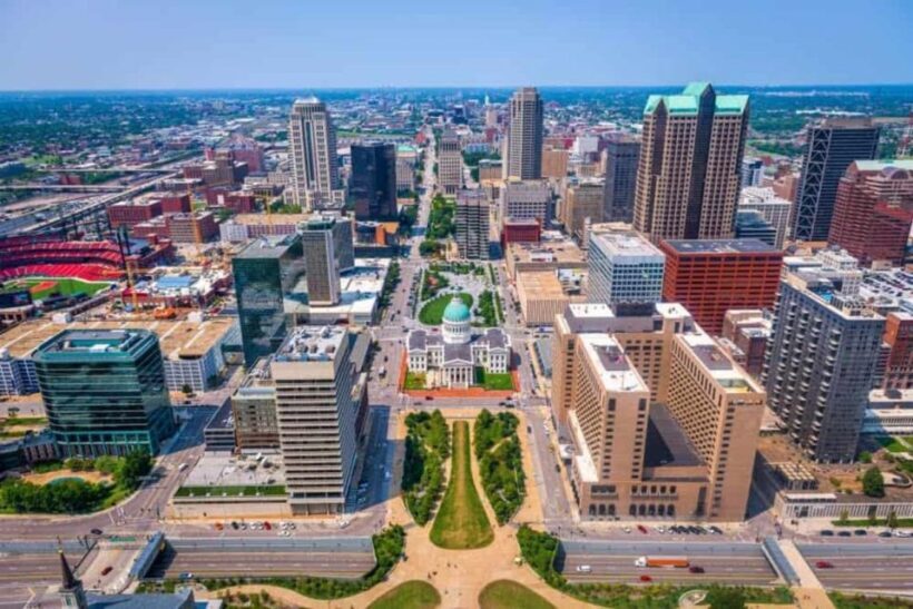Private Walking Tour of Saint Louis' Fascinating History - A Well-Balanced Look at St. Louis’ Architectural Heritage