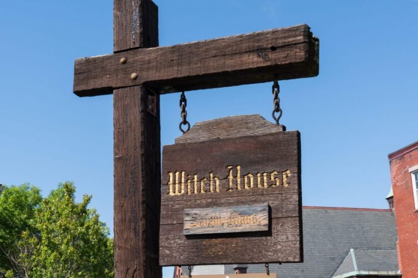 Private Walking Tour: Spooky legends of Salem - Key Points