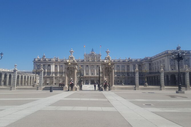 Private Walking Tour to Royal Palace and Old Town of Madrid - Inclusions
