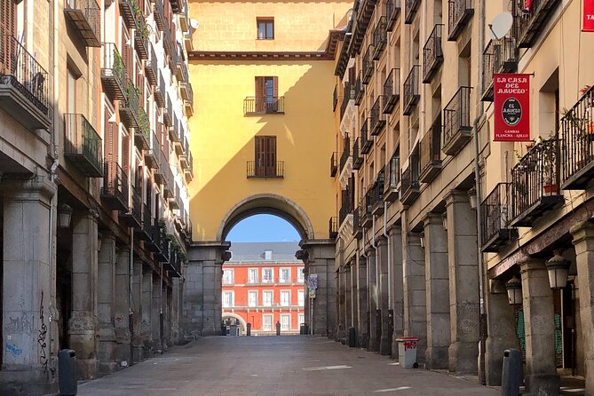 Private Walking Tour to Royal Palace and Old Town of Madrid - Explore the Largest Royal Palace in Western Europe