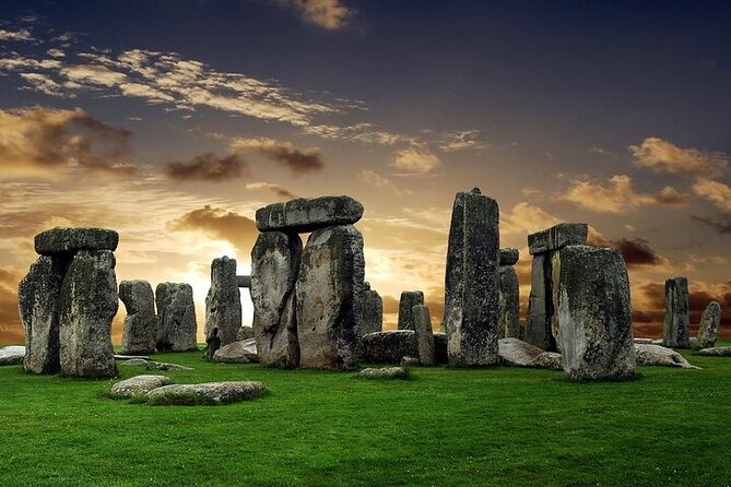 Private Windsor Castle and Stonehenge Day Tour - Woodhenge: A Complementary Destination