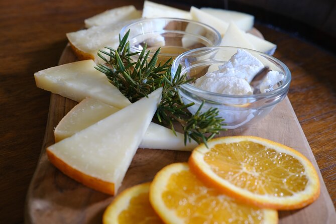 Private wine, Extra Virgin Olive Oils & Cheese Tasting - A Closer Look at the Private Wine, Extra Virgin Olive Oils & Cheese Tasting Near San Gimignano