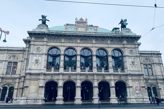 Private World War II Walking Tour in Vienna - Customizing the Itinerary to Interests and Pace