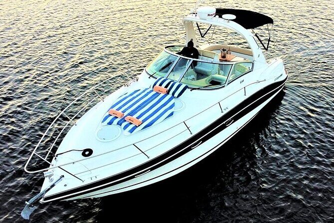 Private yacht charter for cruising & snorkeling in Cabo San Lucas - A Closer Look at the Experience