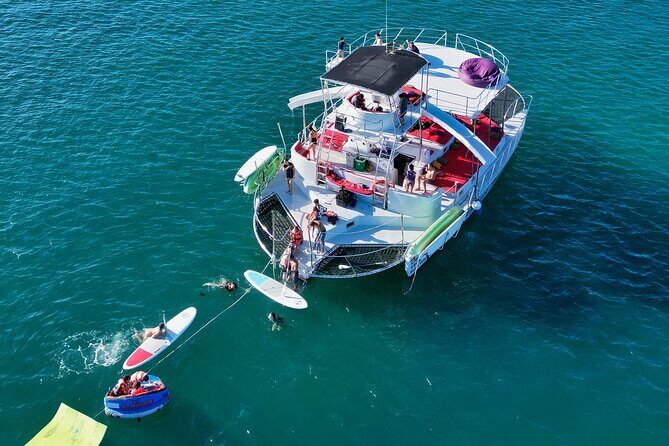 Private Yacht Charter on ChicaFun 1 Waterslides all inclusive - A Detailed Look at the ChicaFun 1 Waterslides Experience