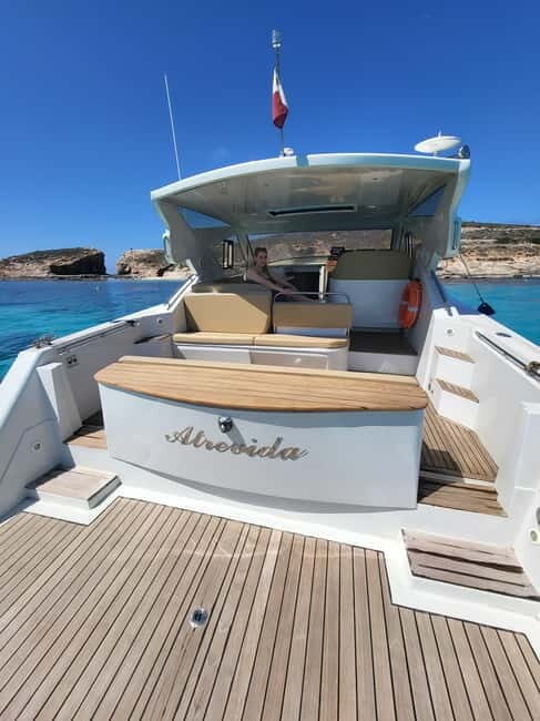 Private Yacht Charters around Comino & Blue Lagoon - Key Points