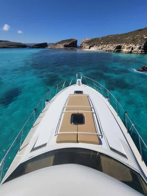Private Yacht Charters around Comino & Blue Lagoon - An Overview of the Experience