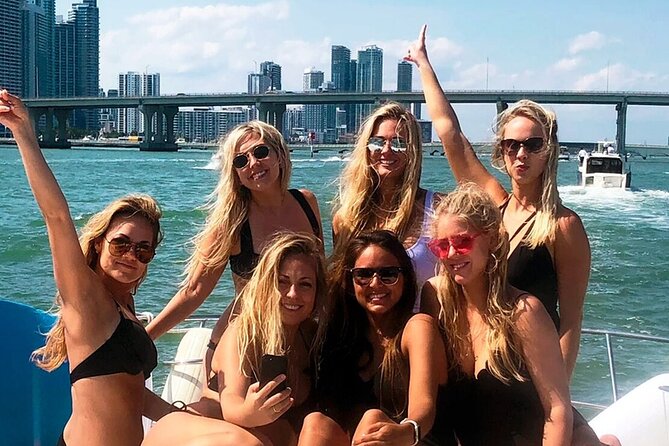 Private Yacht Rental Miami, Customizable Tours, Dolphin Watching - Recommendations for an Enhanced Experience