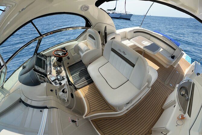 Private Yacht Sea Ray all-inclusive charter in Cabo - FAQs