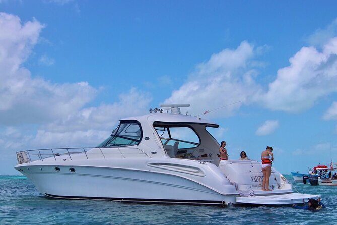 Private Yacht SEARAY SUNDANCER 60ft up to 20 pax 23P1 - The Value of This Private Yacht Tour