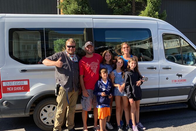 PRIVATE Yellowstone Tour 4 or More People- Picnic, Binoculars, Spotting Scope - Gourmet Picnic Lunch Surrounded by Nature