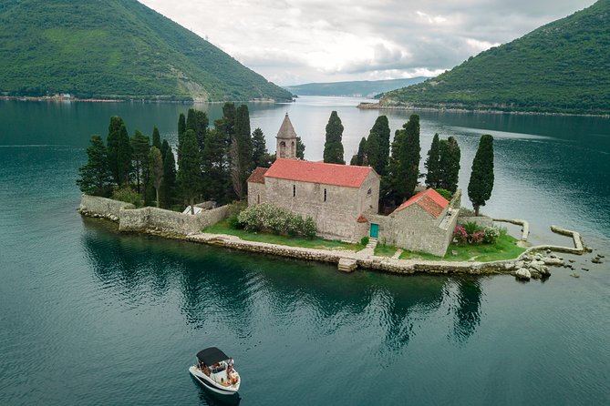 Private Your Day, Your Way - Onboard Amenities: Comfort and Convenience at Sea