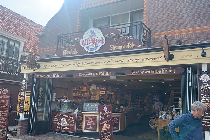 Private Zaanse Schans Windmills and Volendam Tour From Amsterdam - Taking in Dutch Culture and Traditions