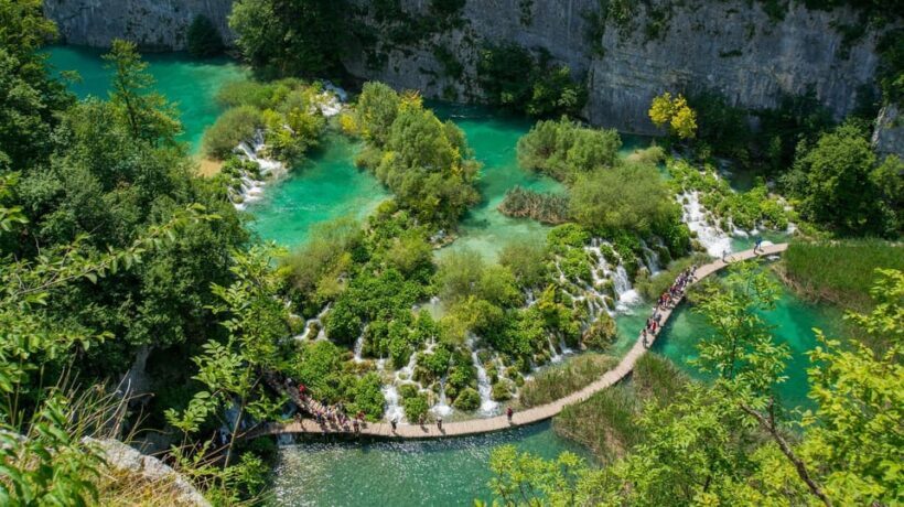 Private Zagreb to Split transfer with Plitvice lakes & Wine - The Drive and the Local Touch: Croatian Wine