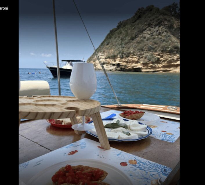 Procida: Boat Tour around the island - Key Points