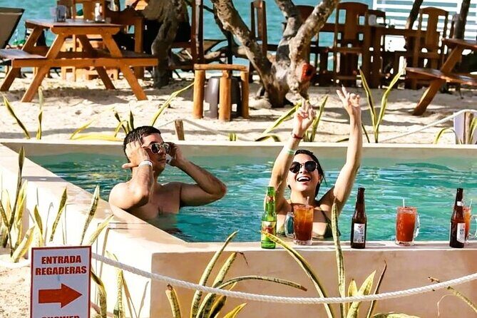 Progress Cocoloba V.I.P open bar and food included Beach club - Key Points