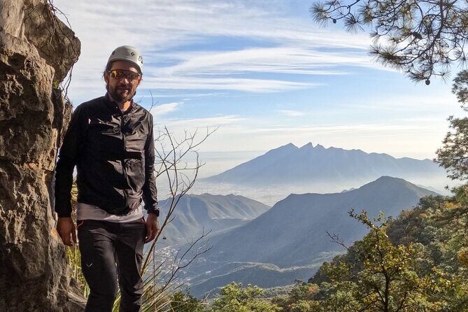 Promotion to the EME with certified guides - An Authentic Monterrey Climb with a Professional Touch