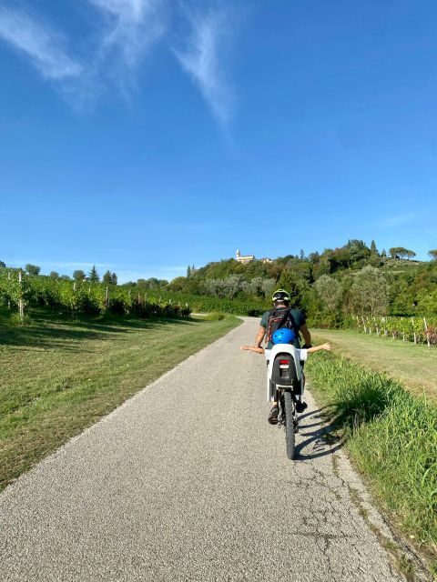 Prosecco Hills Private Tour All inclusive. 2 wineries+lunch - FAQs