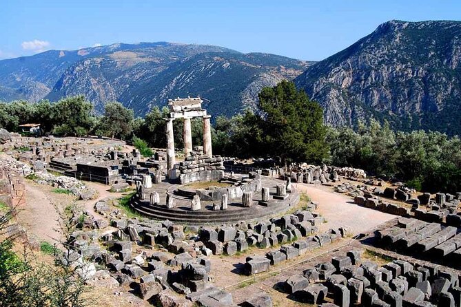 Proud Thermopylae & Famous Delphi Oracle in a Private Sightseeing - Authentic Experiences and Practical Considerations