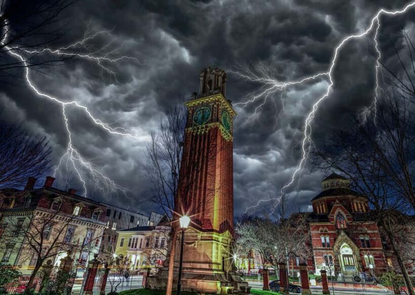 Providence Ghost Tours: Phantoms, Poltergeists, & Pestilence - A Practical Overview of Providence Ghost Tours