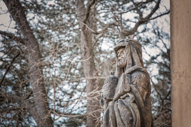 Psychiatric Hospital & Abandoned Cemetery - Expectations and Accessibility