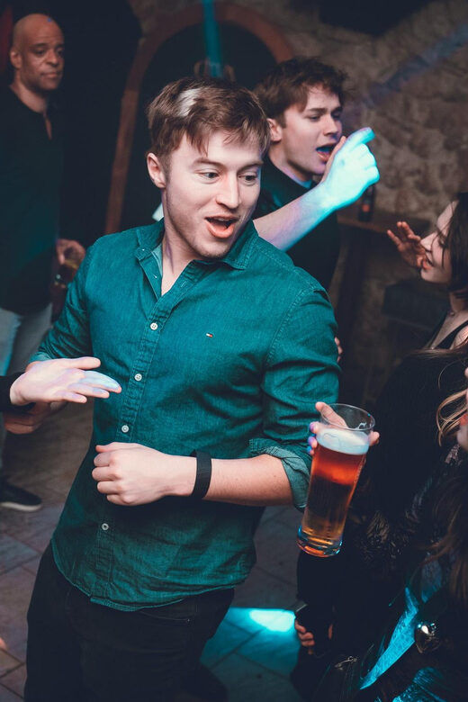 Pub Crawl - 1-hour Open Bar then Vip to 5 Clubs - Krakow - Who Should Consider This Tour?