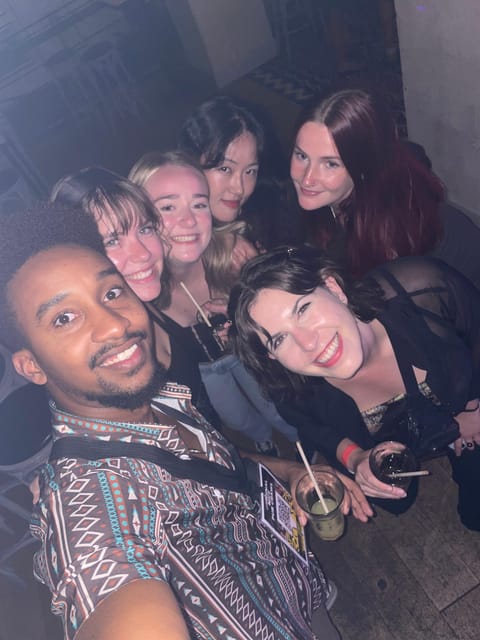 Pub Crawl Paris: Drink, Laugh, Meet the World - Key Points