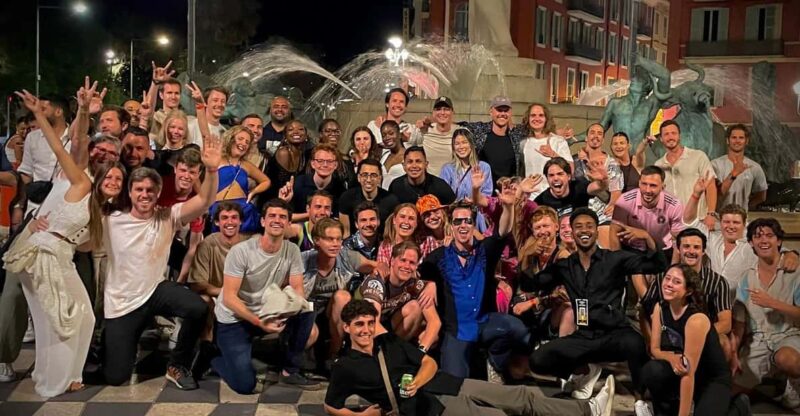 Pub Crawl Paris: Drink, Laugh, Meet the World - Since You Asked