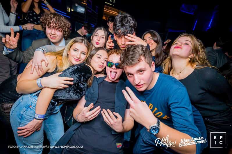 Pub Crawl with Shots and Night Club I Prague - What to Expect During the Tour