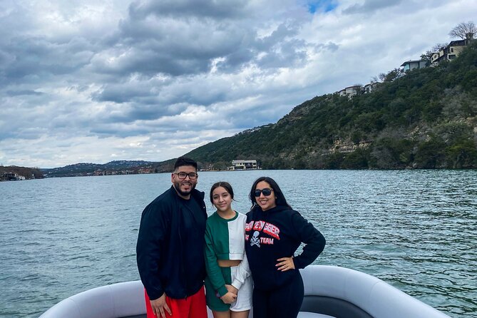 Public Lake Austin Boat Tour With Full Sun Shading - Captivating Scenery Along the Tour