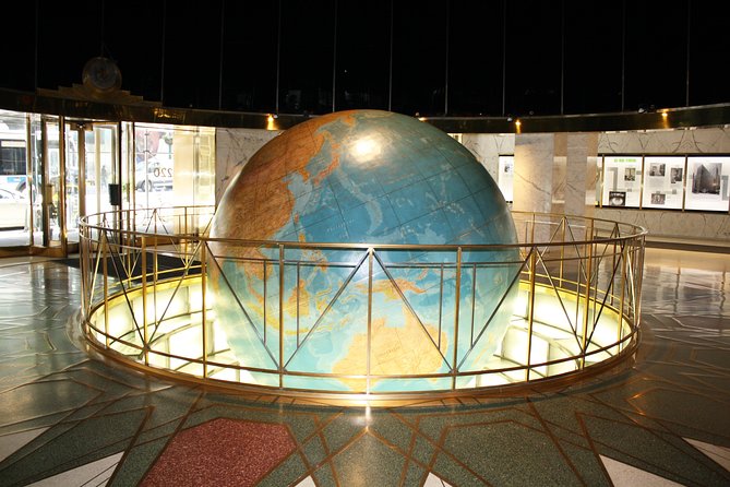 Public Super Tour of NYC: Heroes, Comics and More! - Midtown Manhattan Meeting Point