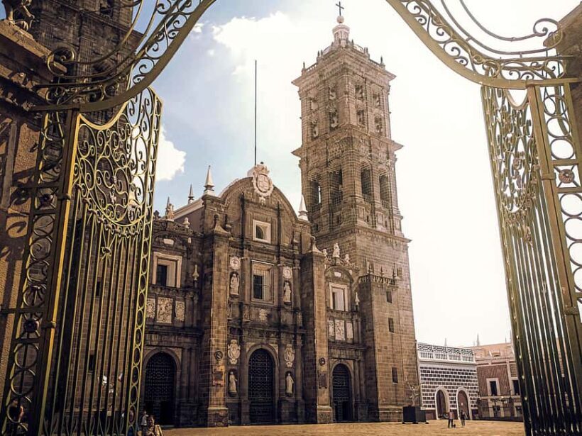 Puebla: Introductory Walking Tour with Ice Cream - Exploring Puebla’s Majestic Cathedral