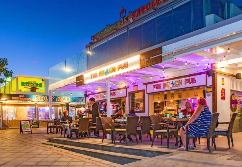Puerto del Carmen: Indoor 18 hole Crazy Mini Golf Experience - Authentic Reviews and What Travelers Say