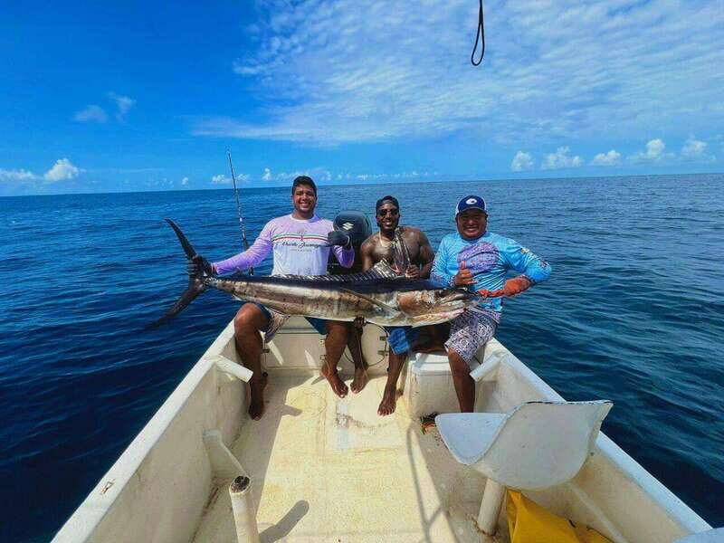 Puerto Escondido: Fishing Boat Trip with Buffet Lunch - Key Points