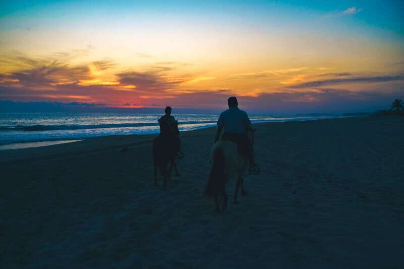 Puerto Escondido: Sunset Horse Back Riding Tour - Key Points