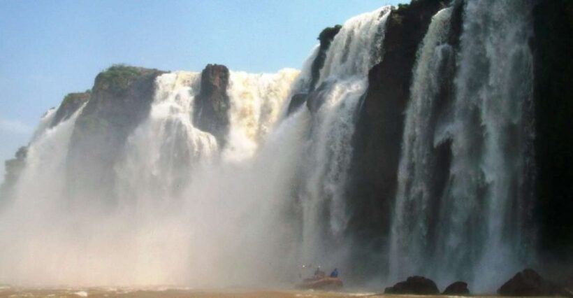 Puerto Iguazú: Iguazu Falls Trip with Jeep Tour & Boat Ride - Exploring Iguazu Falls: An In-Depth Look