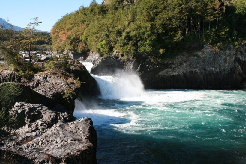 Puerto Montt: Osorno Volcano and Petrohué Falls Guided Tour - Key Points