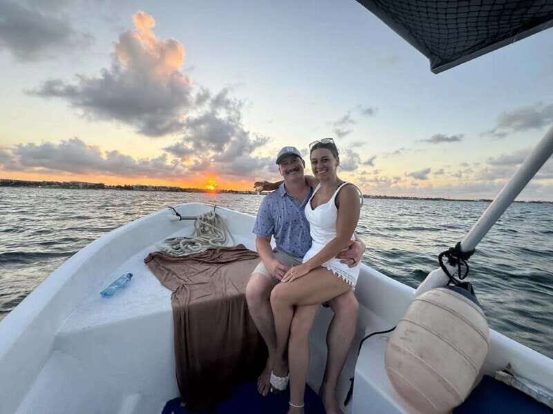 Puerto Morelos: Private Sunset Cruise with Snacks & Drinks - Key Points