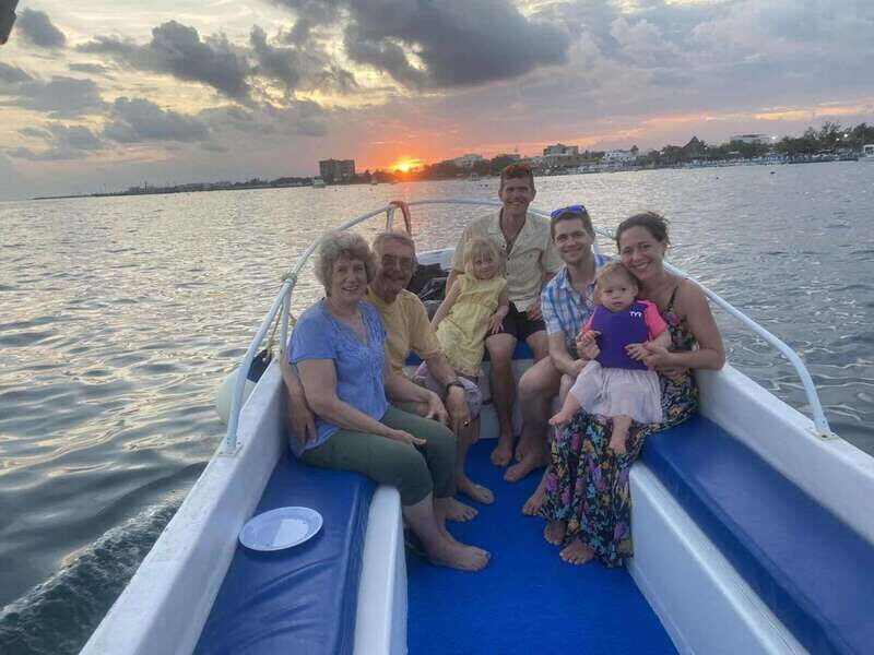 Puerto Morelos: Private Sunset Cruise with Snacks & Drinks - An Overview of the Experience