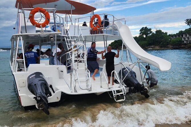Puerto Plata : Party Boat Catamaran to Sosúa Bay - FAQ
