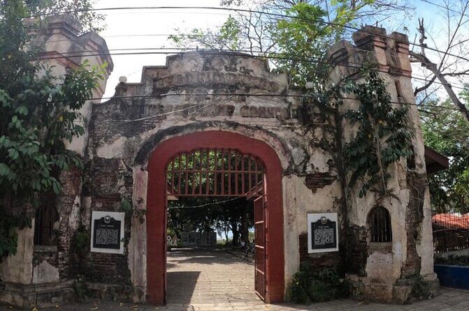 Puerto Princesa Palawan Historical Tour - Starting Point: The Puerto Princesa City Baywalk Park