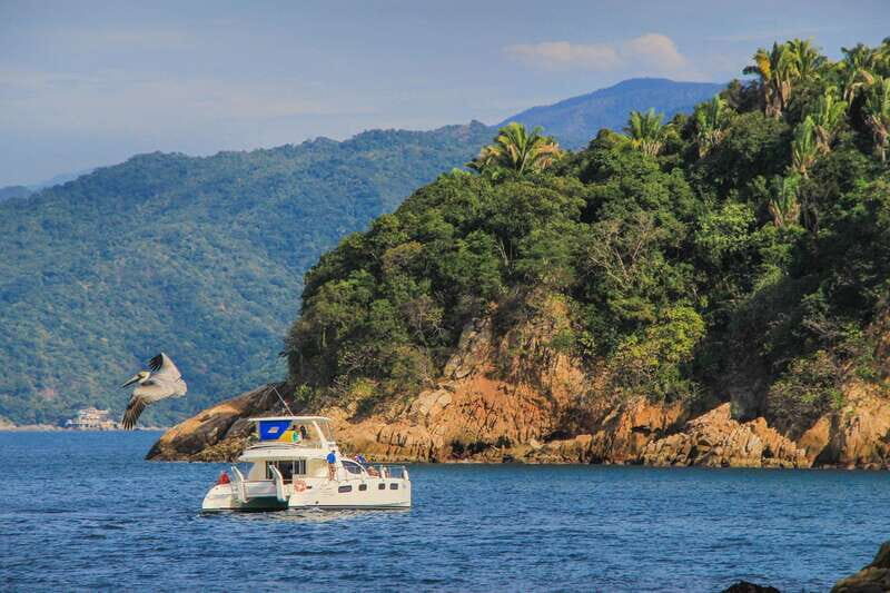 Puerto Vallarta: Luxury Yacht Tour with Lunch and Open Bar - An In-Depth Look at the Experience