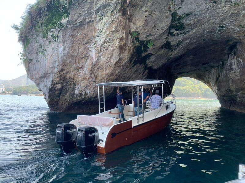 Puerto Vallarta:Exclusive Voyage to Los Arcos and El Paredón - Introduction: A Personalized Day on the Water