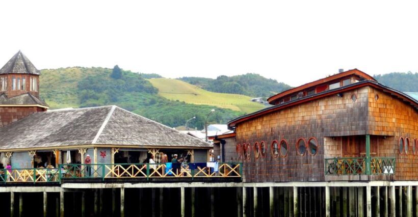 Puerto Varas: Full-Day Chiloe Island Tour Castro and dalcahue - Transportation and Group Dynamics