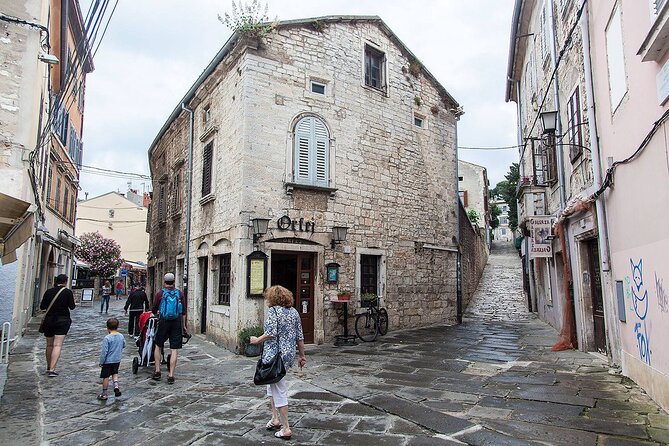 Pula Essentials Walking Tour - Exploring Pulas Historic Buildings and Architecture