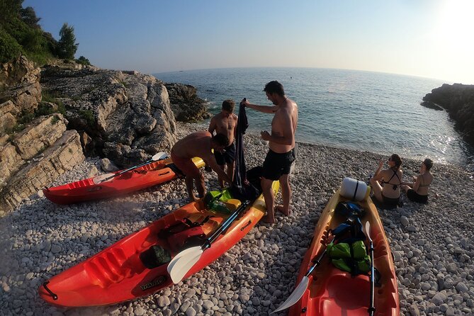 Pula Kayak Sunset - Group Size and Physical Requirements