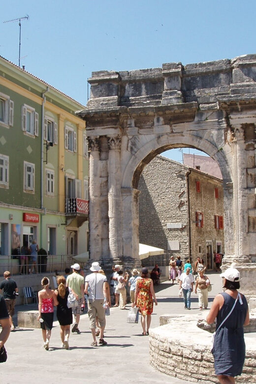 Pula: Old Town Walking Tour for Foodies with Dinner and Wine - What to Expect on the Pula Foodie Walking Tour