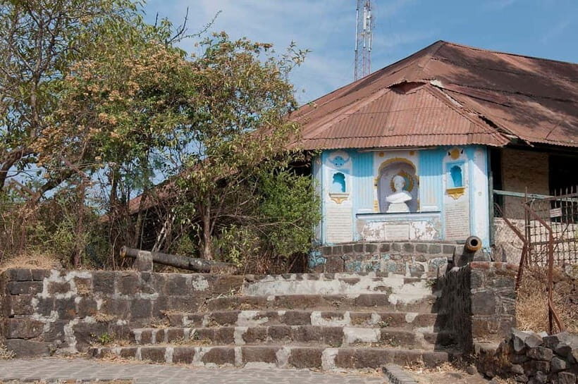 Pune: Sinhagad Fort Hike & Zapurza Museum Full Day Car Tour - A Detailed Look at the Tour Experience