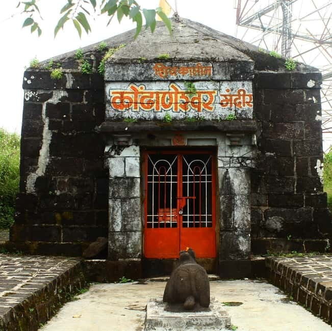Pune: Sinhagad Fort Hike & Zapurza Museum Full Day Car Tour - Practical Tips for Your Visit