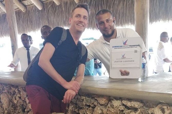 Punta Cana Airport to OCEAN EL FARO (Uvero Alto) R/T - Vehicle and Amenities